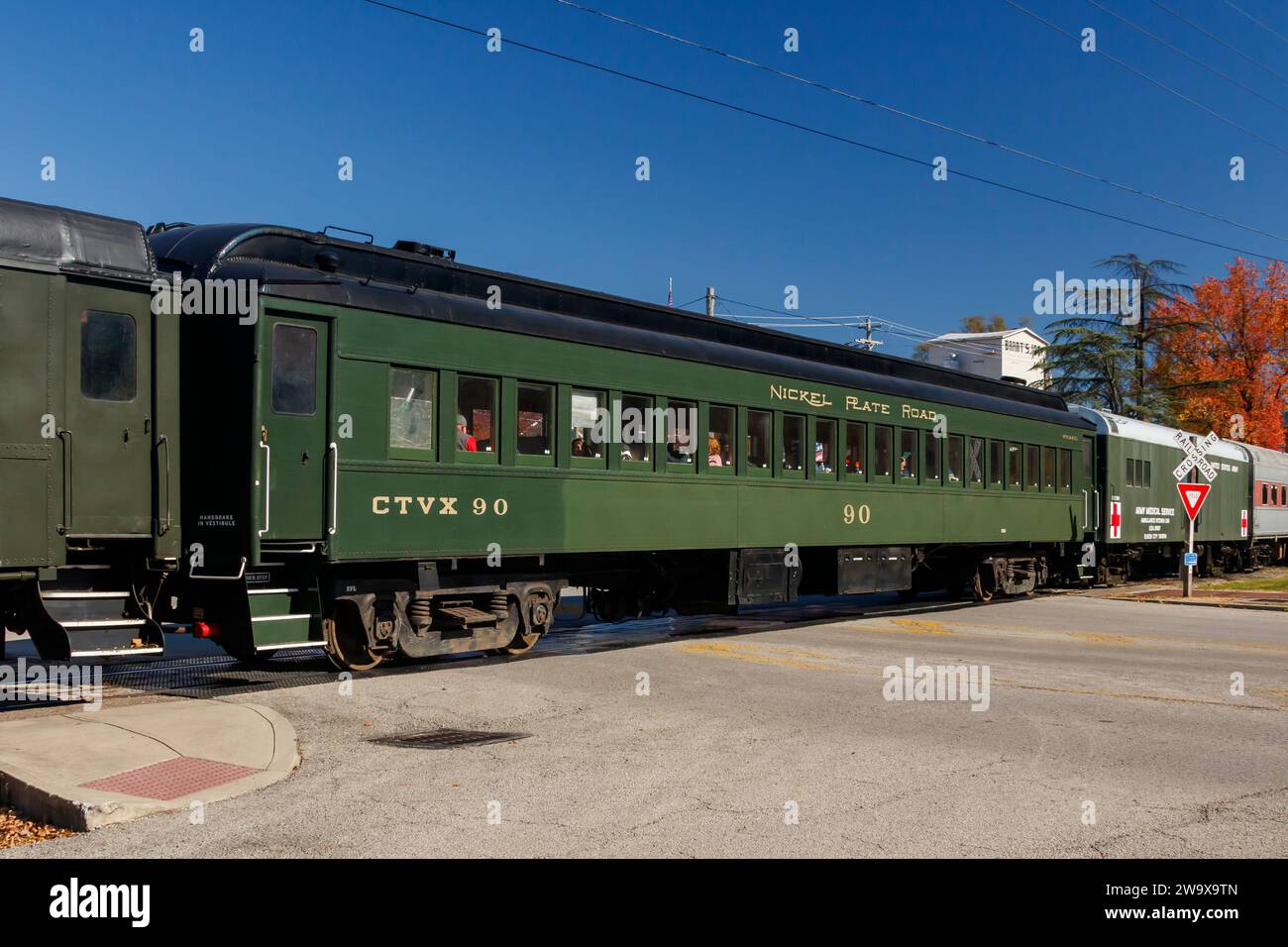 Passenger train car Nickel Plate Road, 90, CTVX 90. The Lebanon Mason Monroe Railroad (LM&M ...