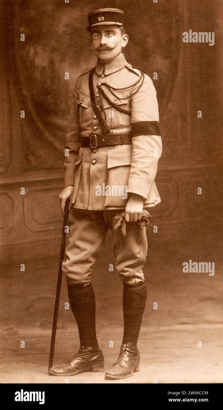 French army officer in uniform hi-res stock photography and images - Alamy