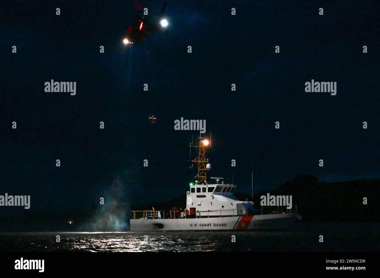 The crew of Coast Guard Cutter Osprey [WPB 87307] conduct hoist ...