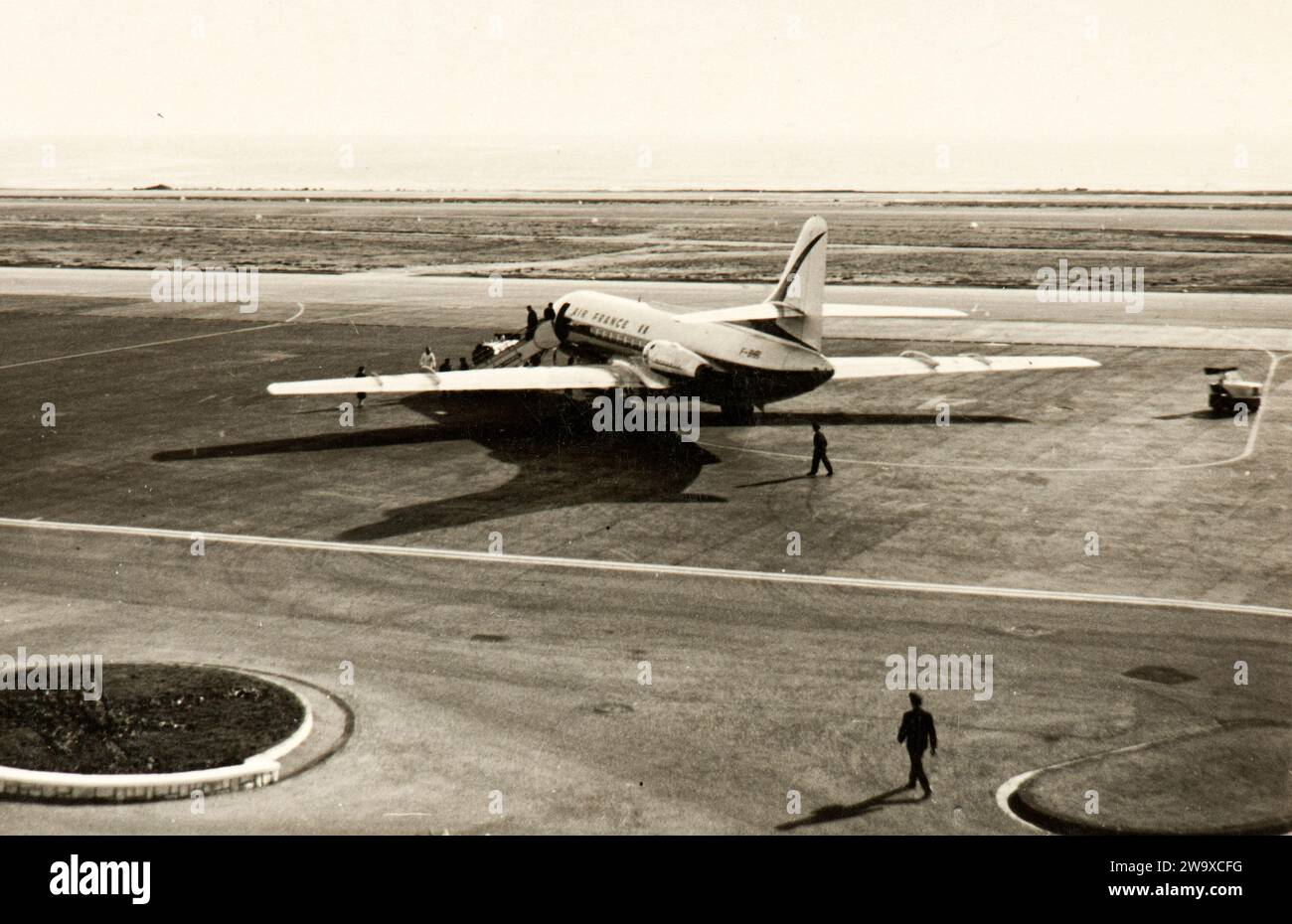 Aircraft ramp hi-res stock photography and images - Alamy