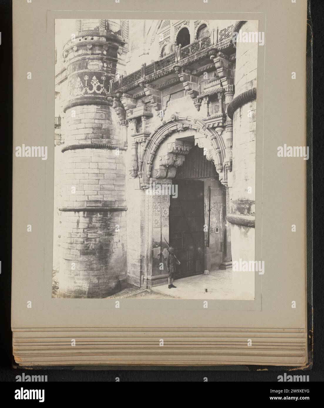 Gwalior gate hi-res stock photography and images - Alamy