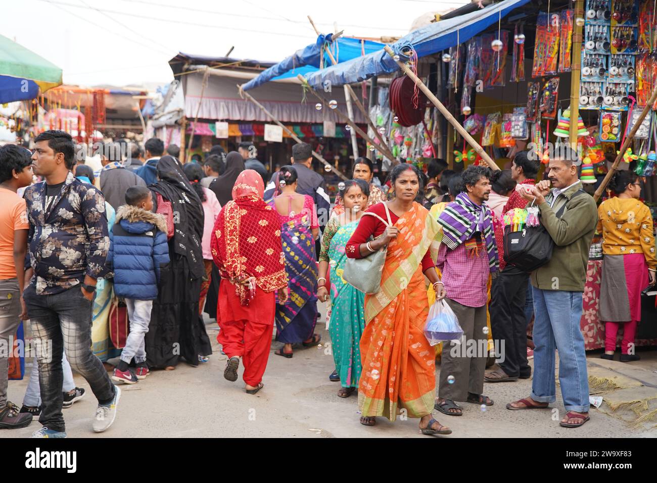 Uluberia, West Bengal, India. 30th Dec, 2023. Along the glimmering ...