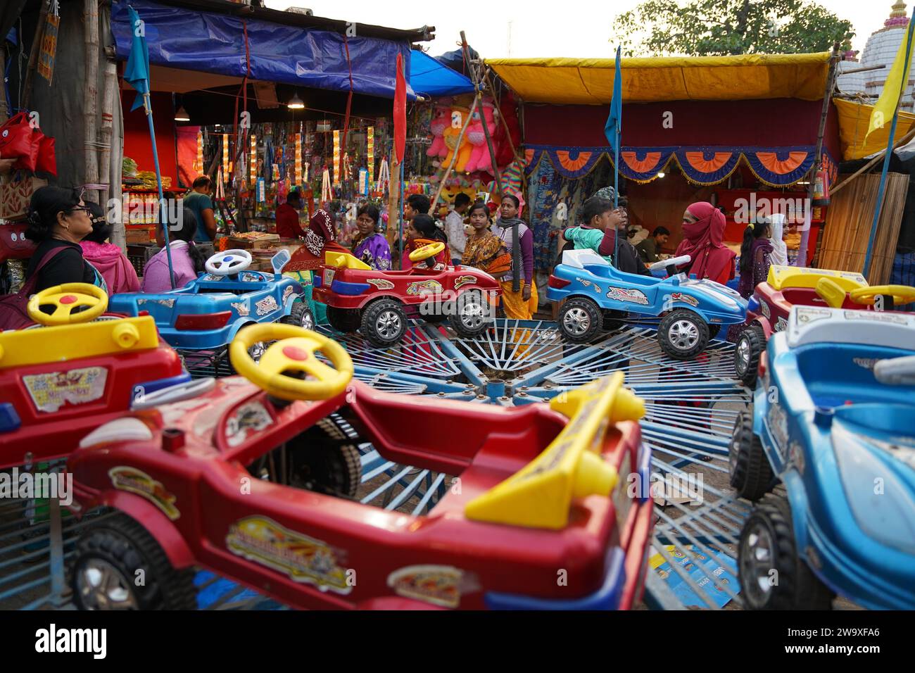 Uluberia, West Bengal, India. 30th Dec, 2023. Along the glimmering ...