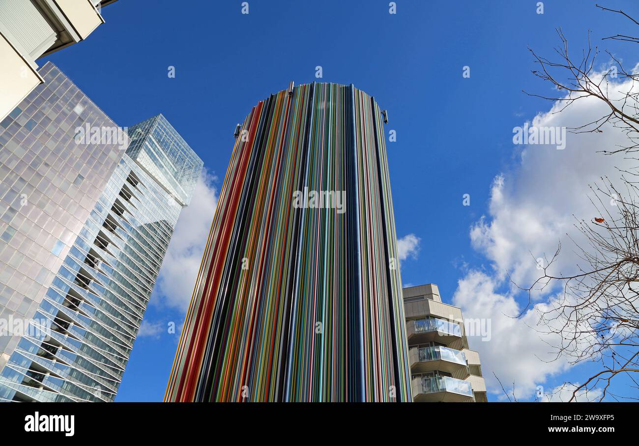 Le Moretti tower, La Defense, Paris Stock Photo - Alamy