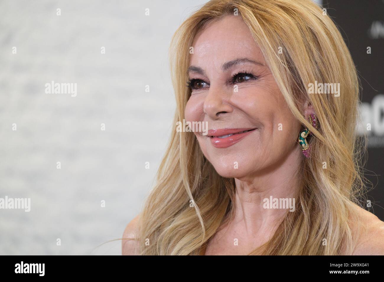 Ana Obregon attends the "LaCabine" photocall on November 29, 2023 in ...