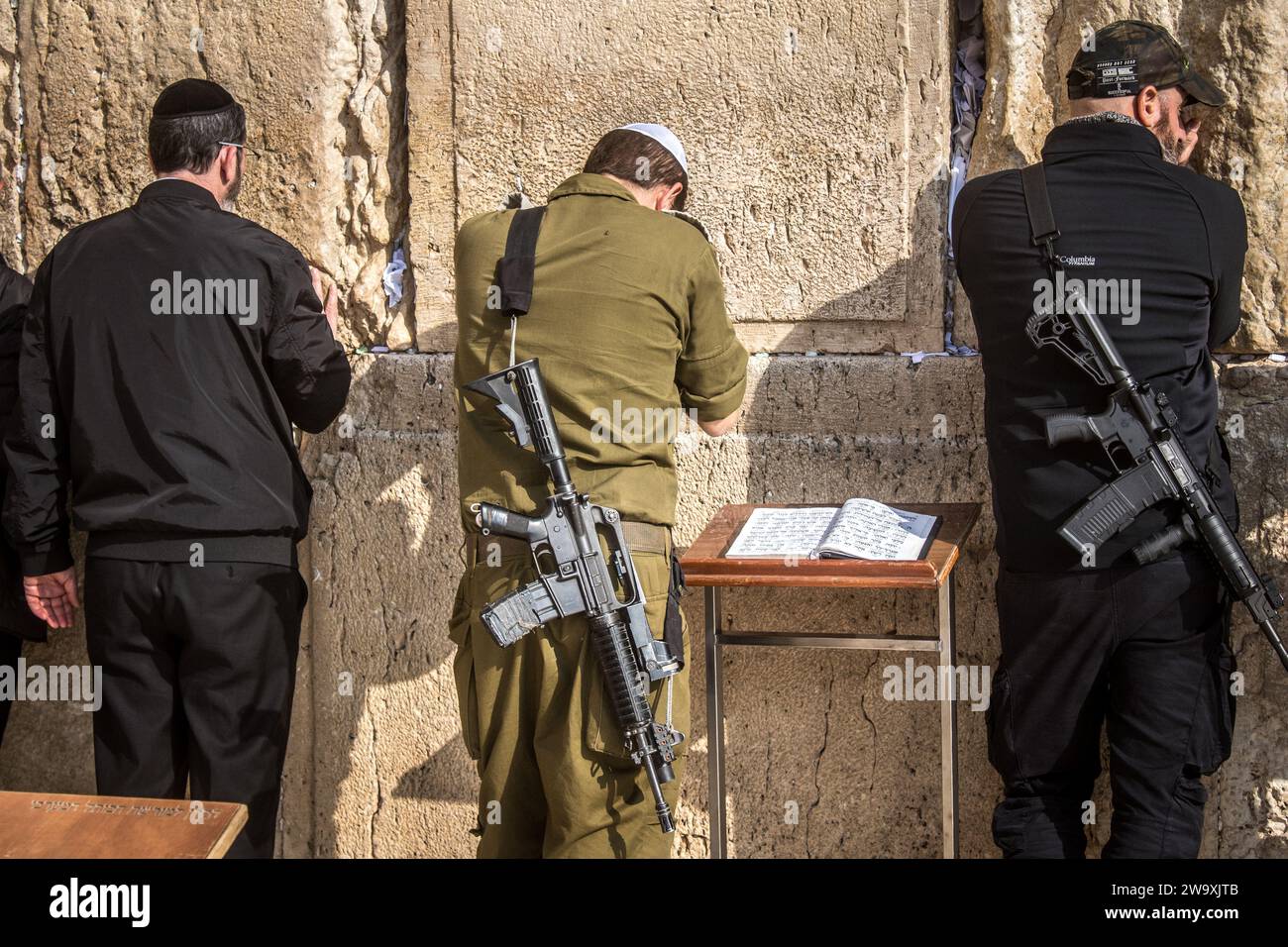 Idf soldiers western wall hi-res stock photography and images - Alamy