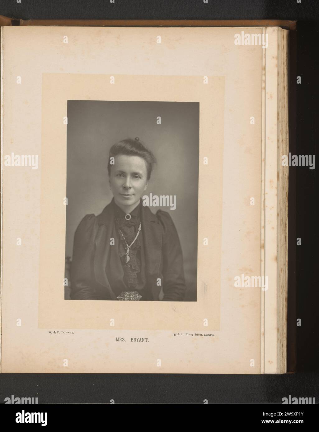 Portret van Sophie Bryant, William & Daniel Downey, c. 1884 - in or ...