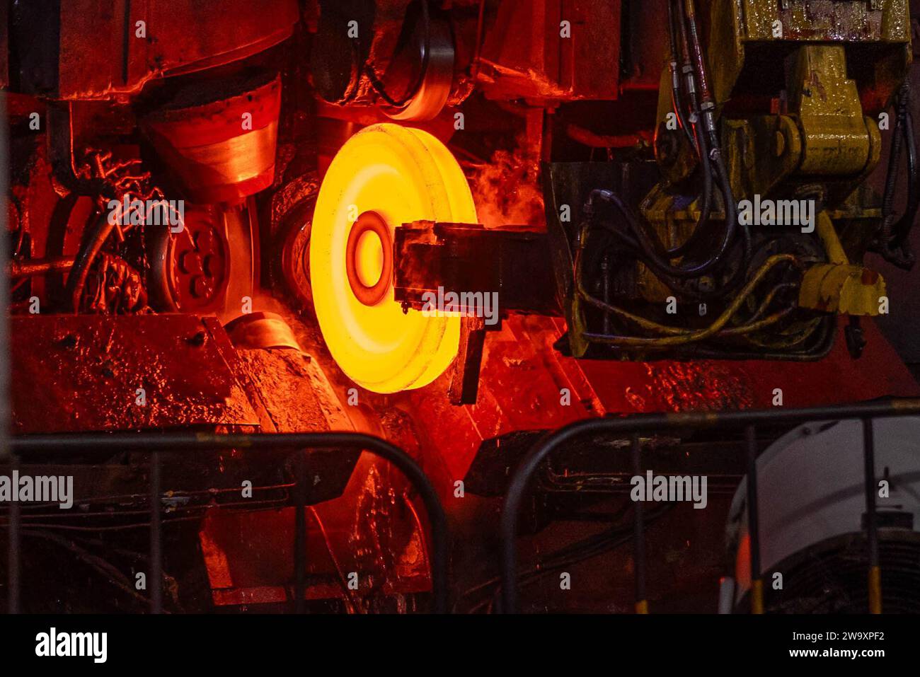 Hot axle hi-res stock photography and images - Alamy