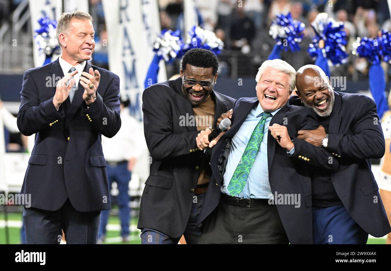 Arlington, United States. 30th Dec, 2023. Former head coach Jimmy ...