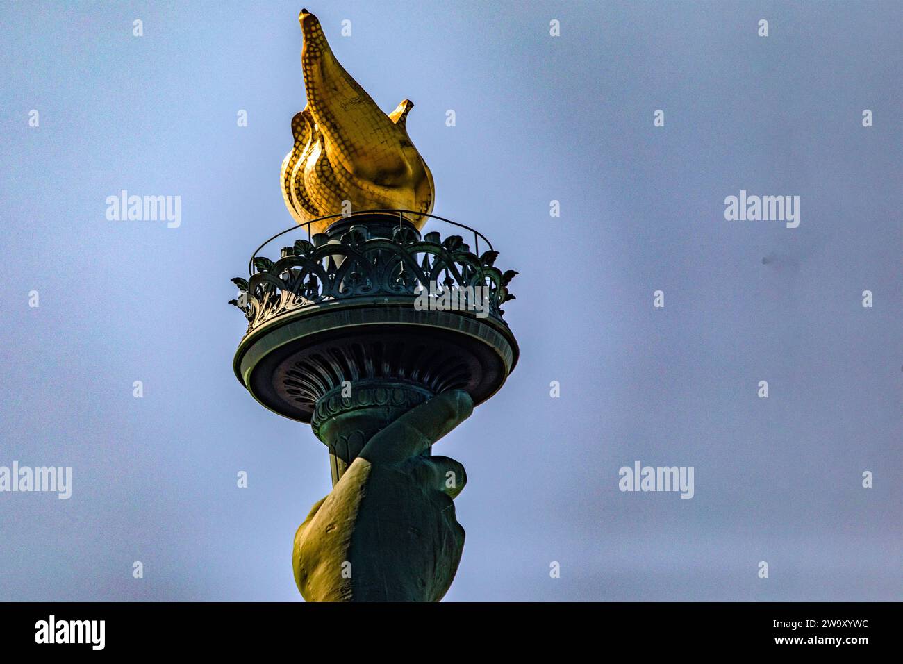 Great photo of the torch of the Statue of Liberty in New York (USA) and ...
