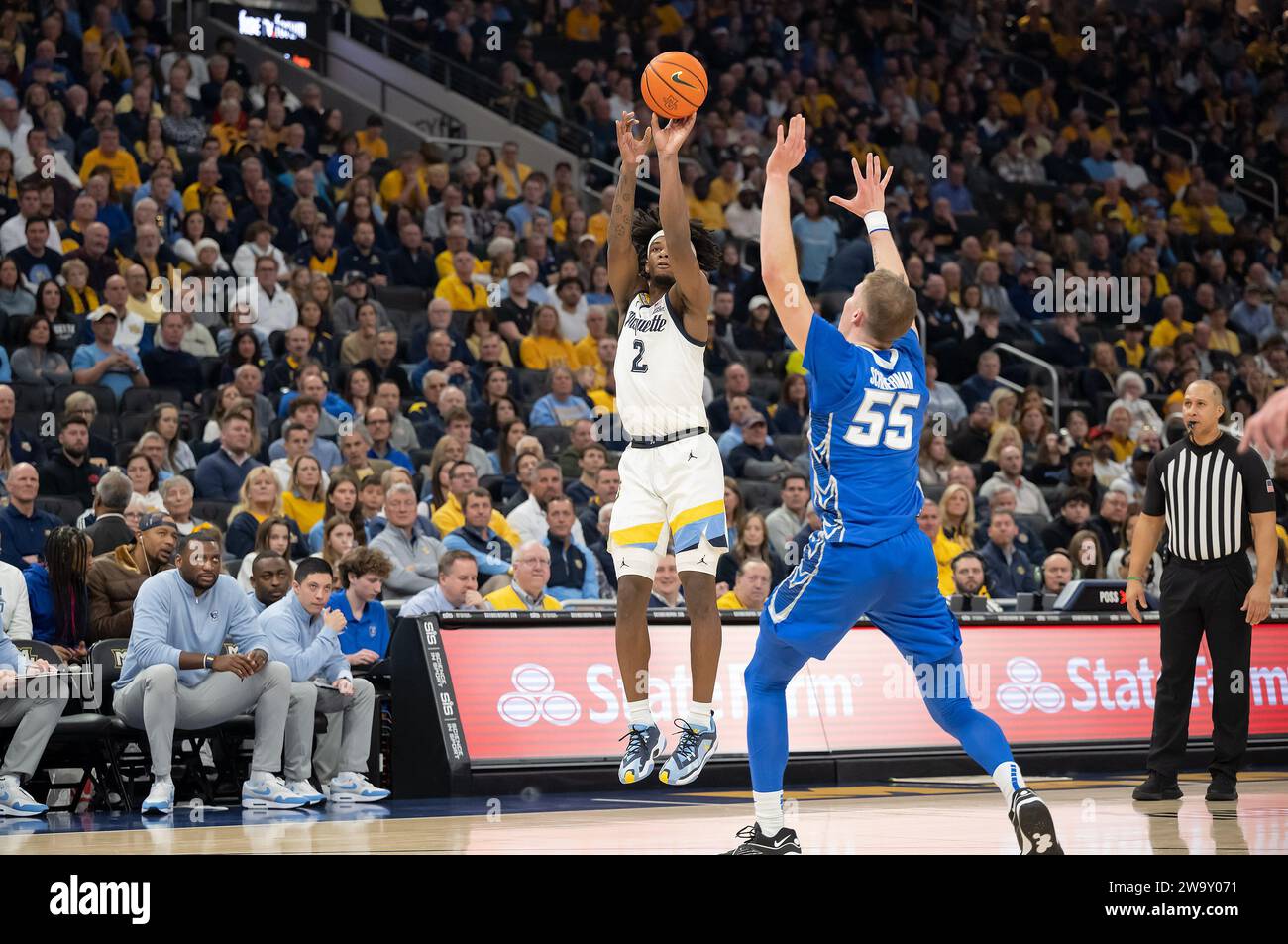 Milwaukee, WI, USA. 30th Dec, 2023. Marquette Golden Eagles guard Chase ...