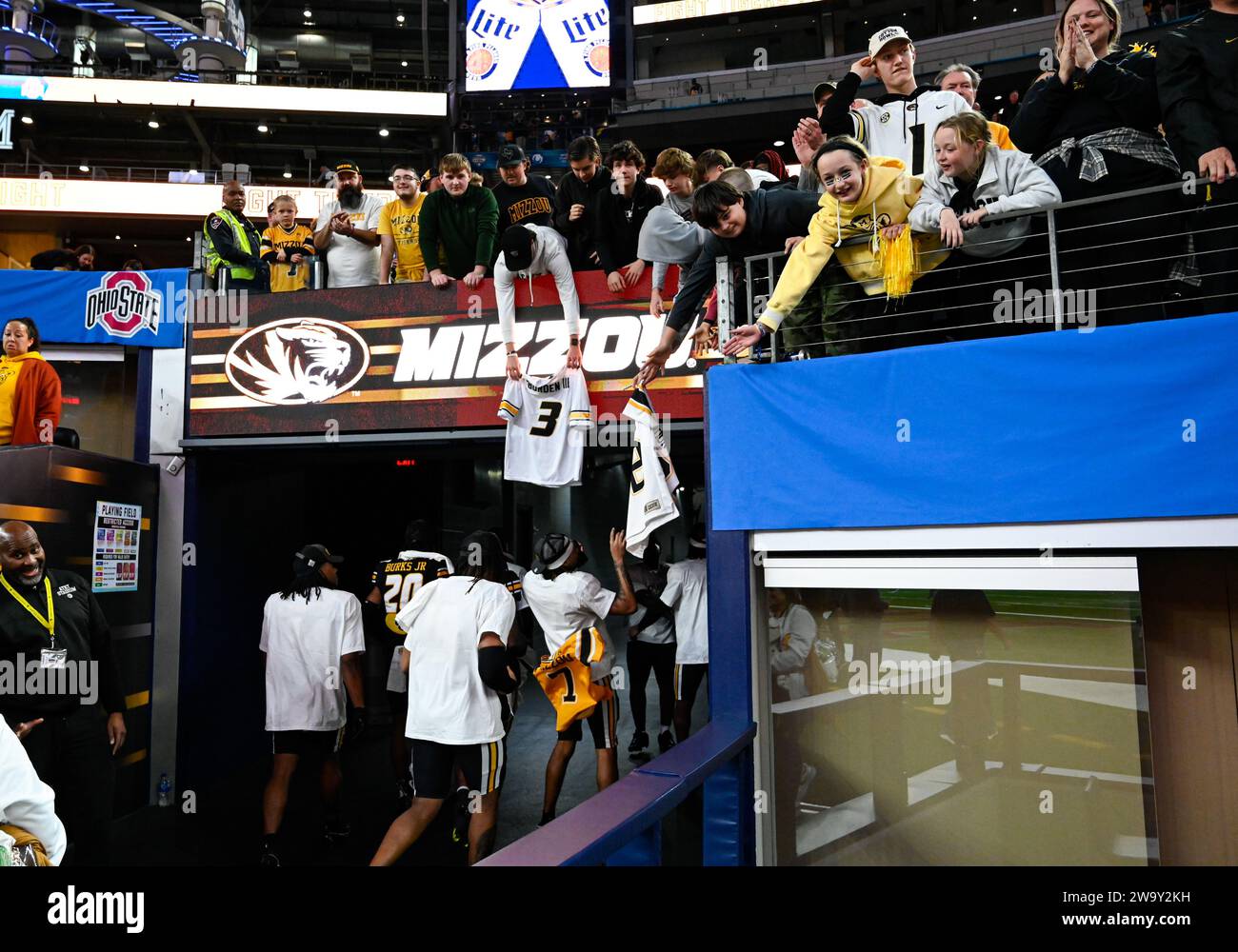 Arlington, Texas, USA. 29th Dec, 2023. Missouri Tigers fans greet ...