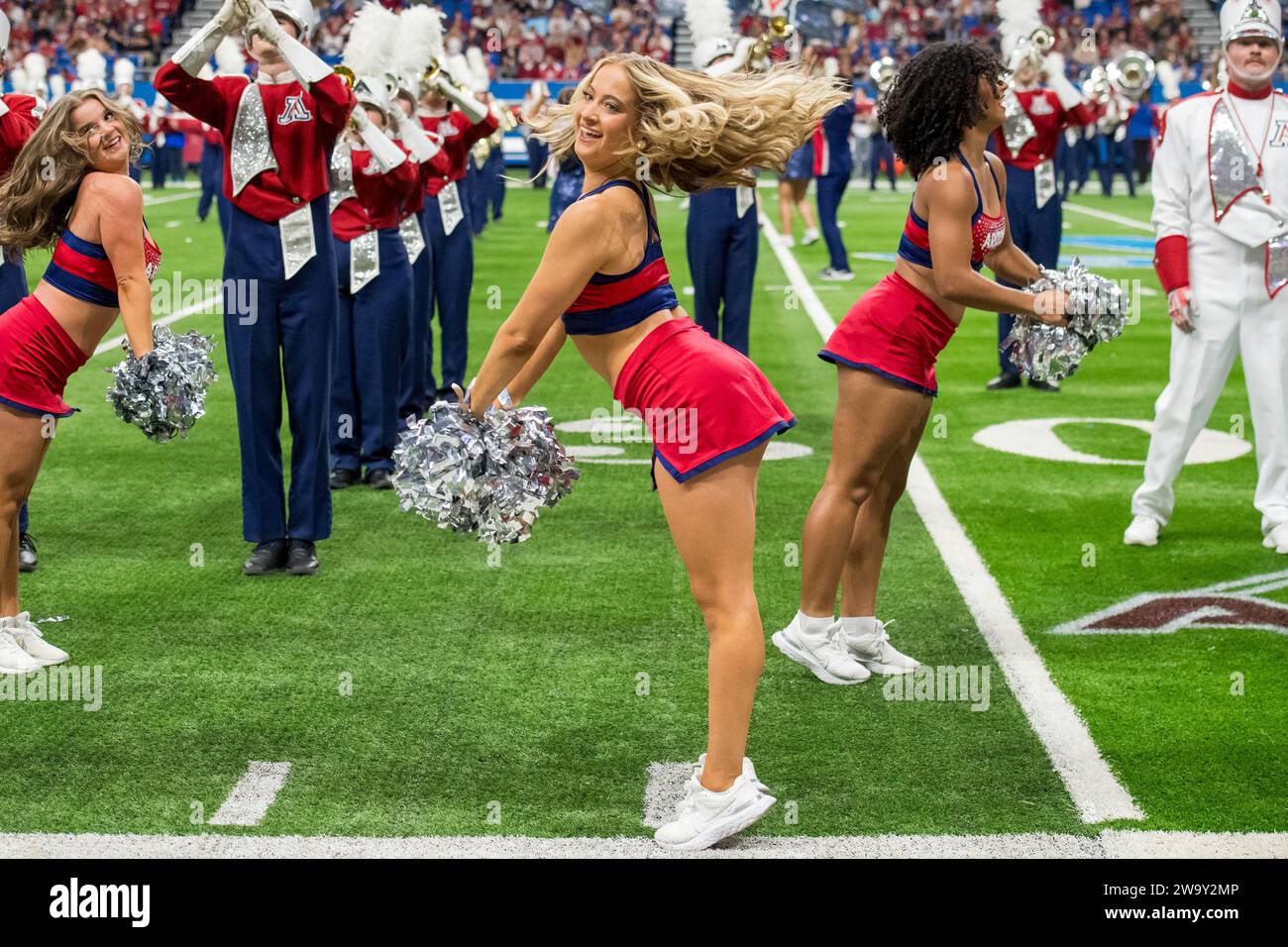 San Antonio, TX, USA. 28th Dec, 2023. The Arizona Pomline dance team ...