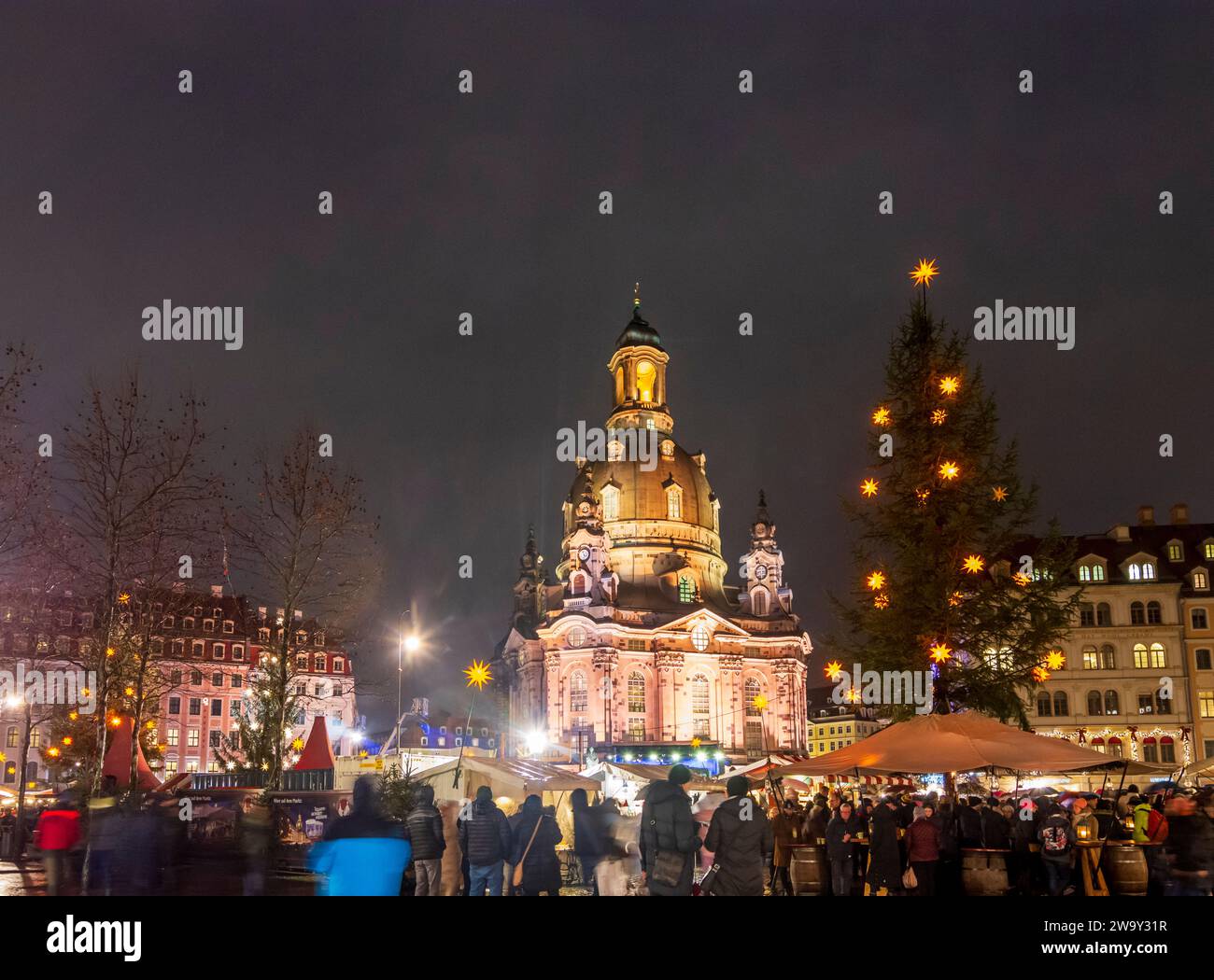 Christmas market on square Neumarkt, church Frauenkirche, stage at ... Christmas market on square Neumarkt, church Frauenkirche, stage at ...