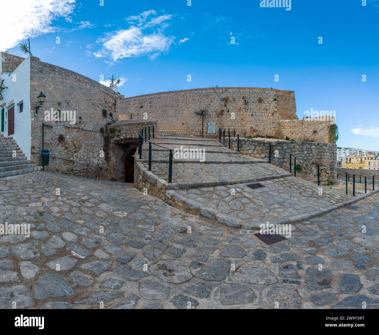 Expansive view historic fortress hi-res stock photography and images ...