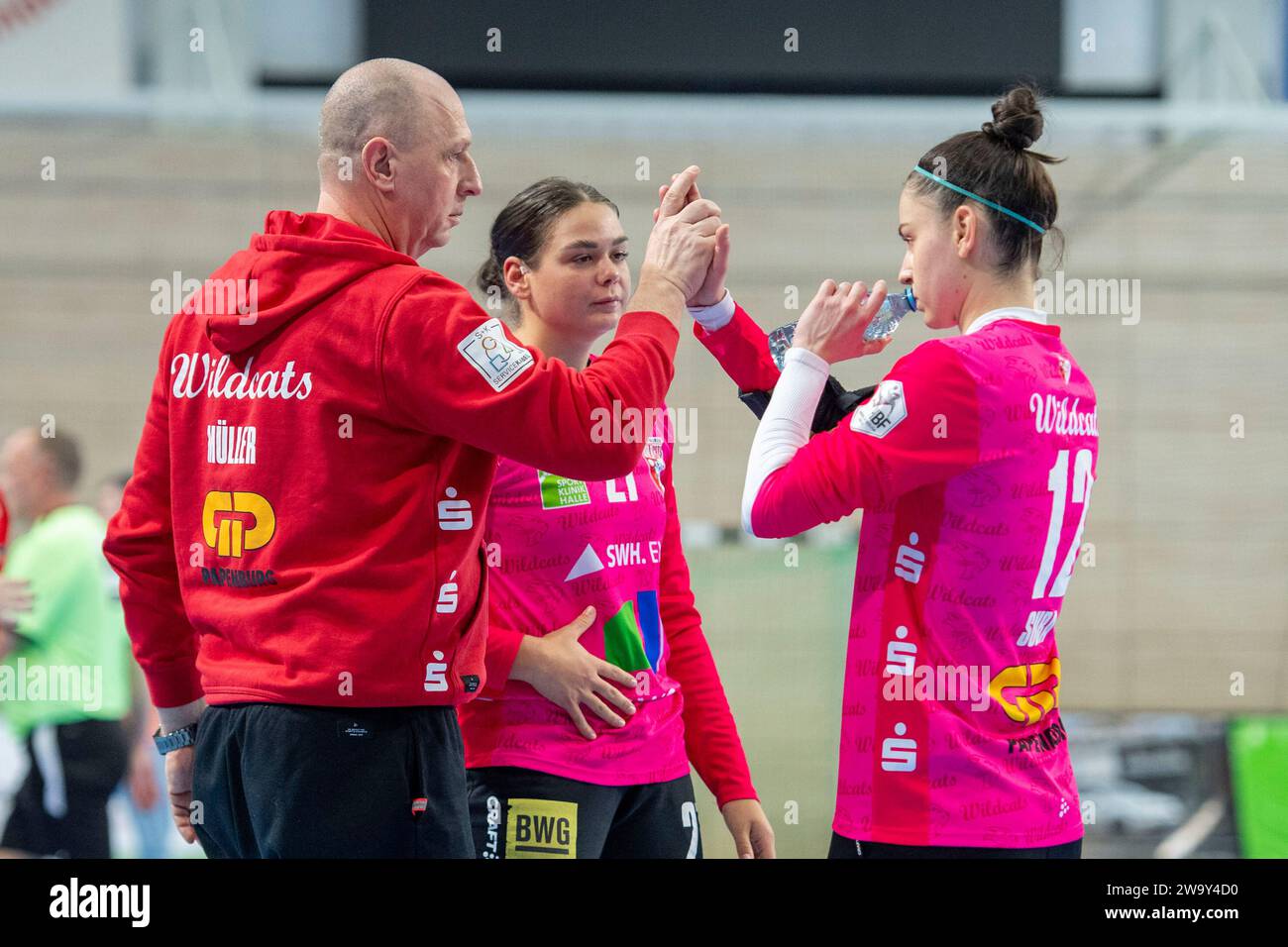 Lara li hi-res stock photography and images - Alamy