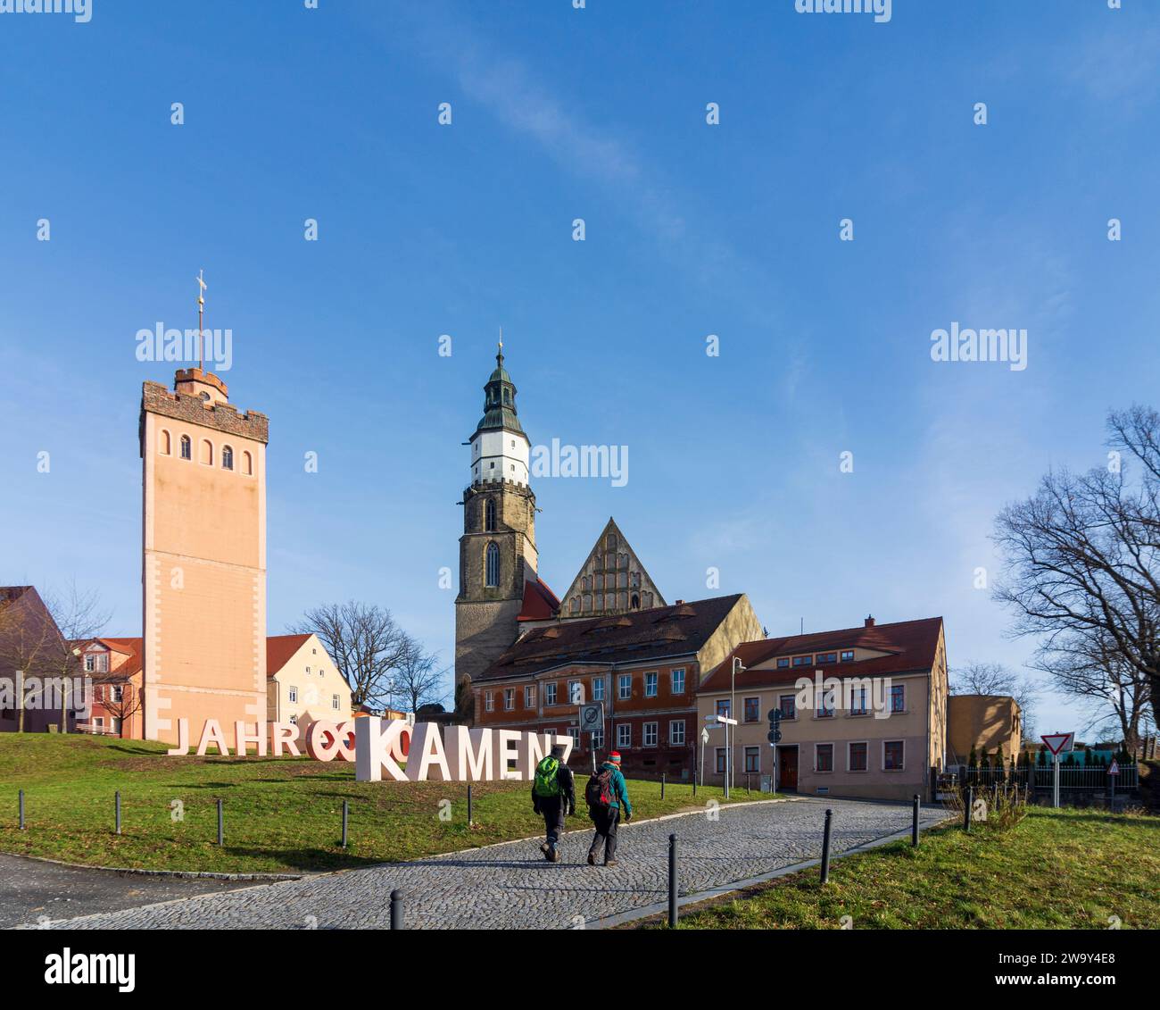Kamenz (Kamjenc): tower Roter Turm, main church St. Marien, sign "800 ...