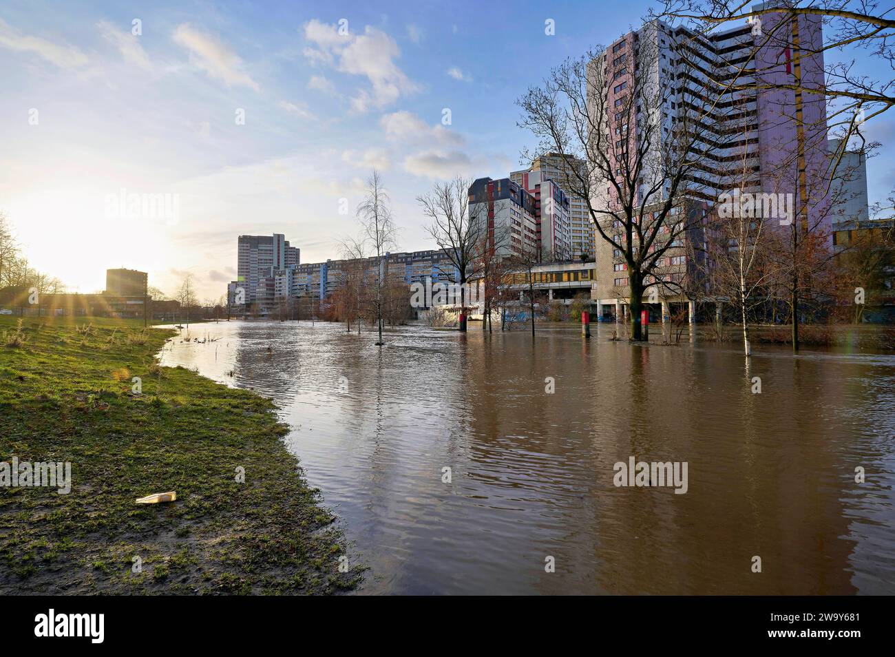 Hochwasser und Überschwemmungen der Ihme in Hannover nach tagelangen ...
