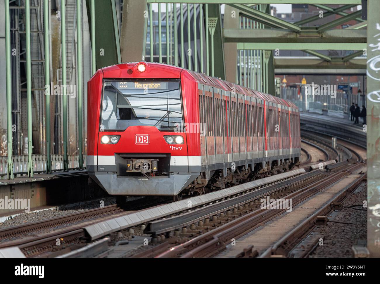 Hamburg, Germany. 29th Dec, 2023. A train on the S-Bahn line S5 departs ...