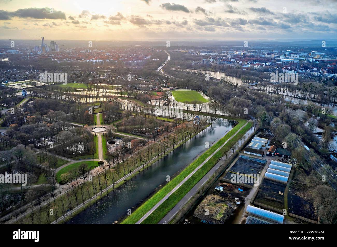 Hochwasser und Überschwemmungen der Leine in Hannover nach tagelangen ...