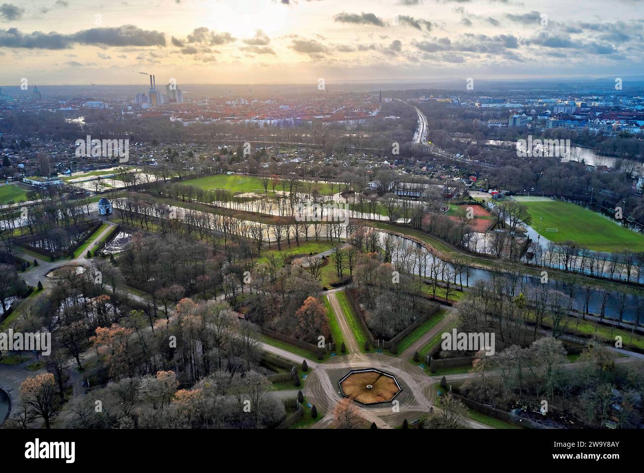 Hochwasser und Überschwemmungen der Leine in Hannover nach tagelangen ...