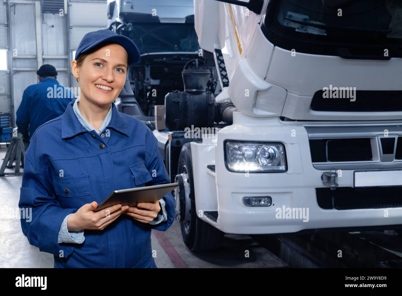 Equipment maintenance service hi-res stock photography and images - Alamy