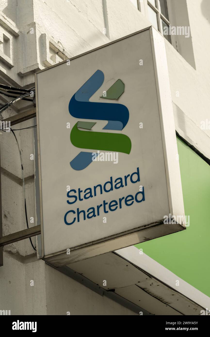 Standard chartered bank asia hi-res stock photography and images - Alamy