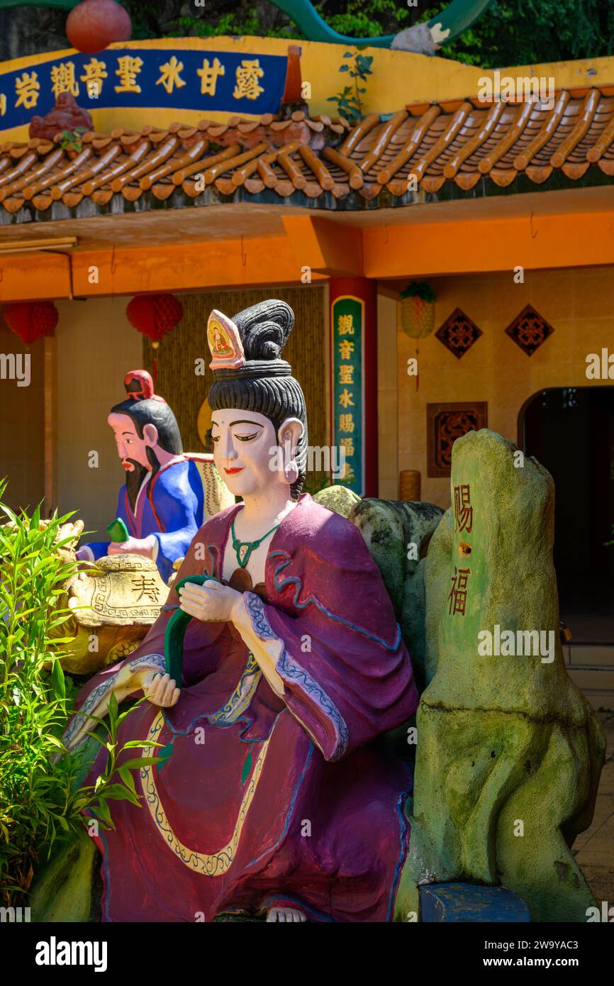 Ling Sen Tong Temple, Ipoh, Perak, Malaysia Stock Photo - Alamy