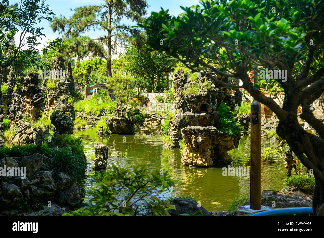 The gardens at Sam Poh Tong Temple, Ipoh, Perak, Malaysia Stock Photo ...