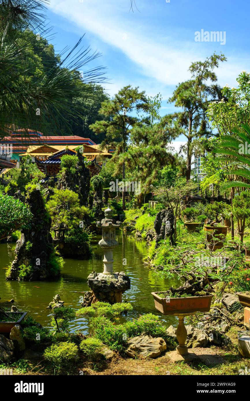 The gardens at Sam Poh Tong Temple, Ipoh, Perak, Malaysia Stock Photo ...