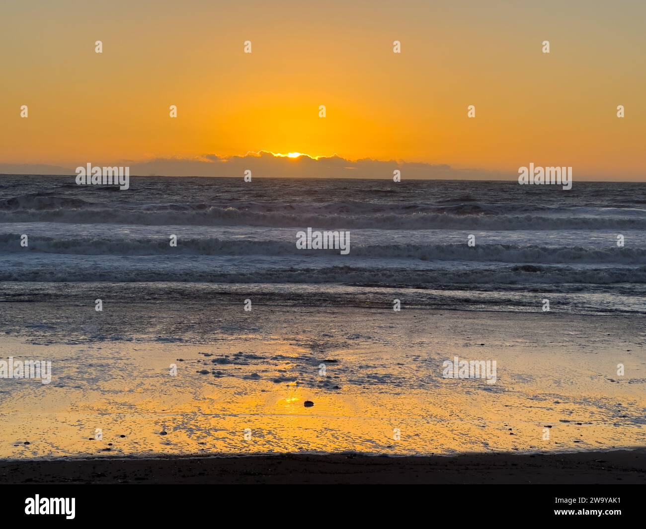 Low tide waves in ventura hi-res stock photography and images - Alamy
