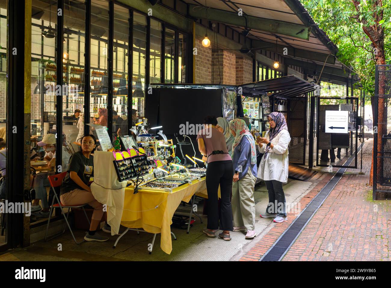 Malaysian street seller hi-res stock photography and images - Alamy