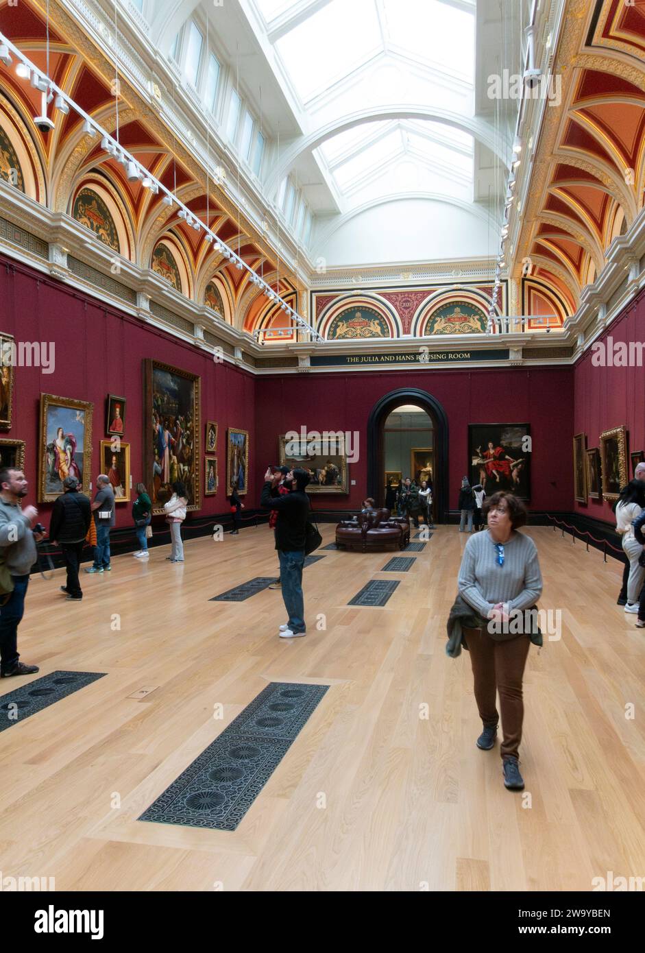 The national gallery london interior hi-res stock photography and ...