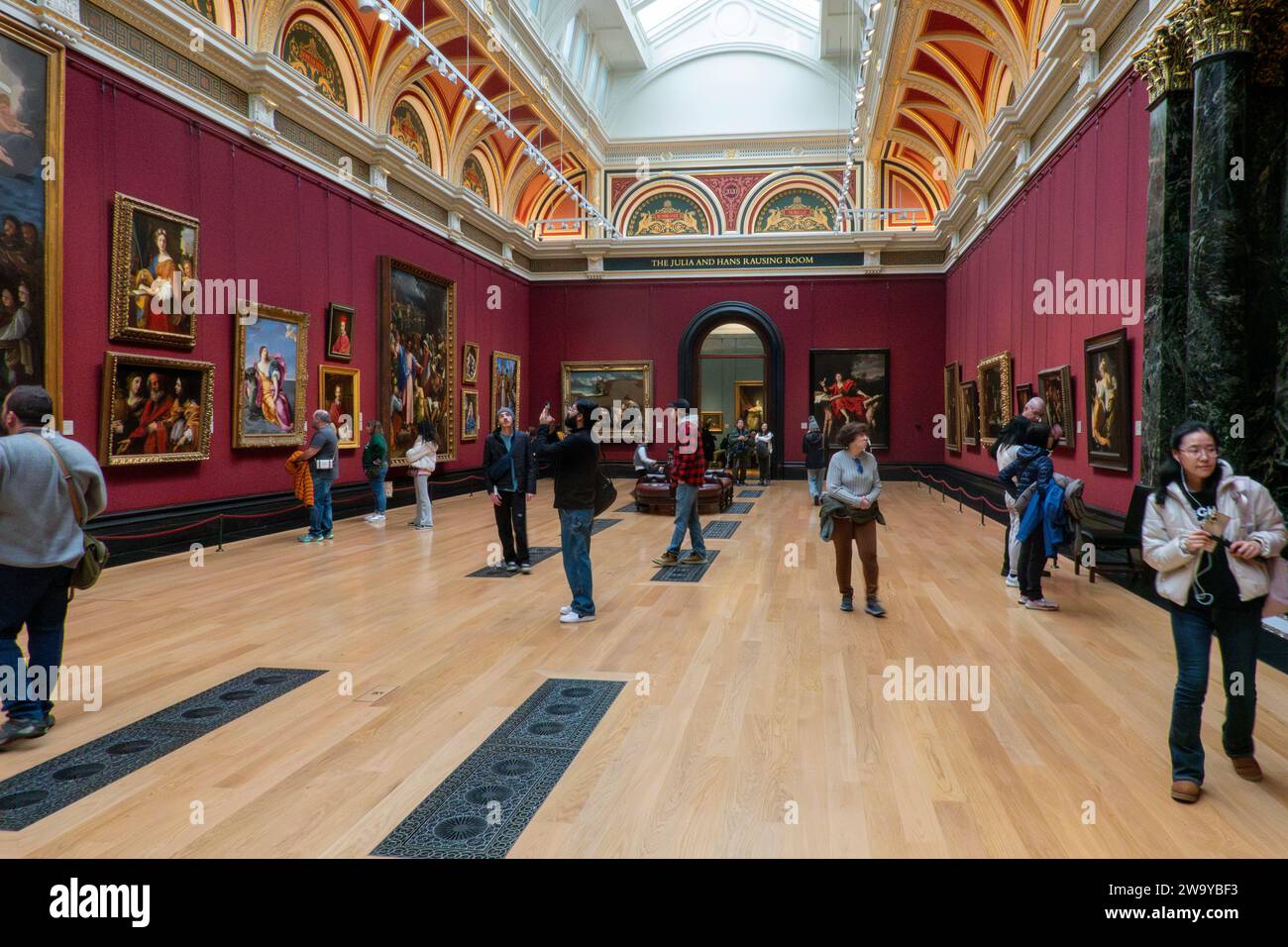 The national gallery london interior hi-res stock photography and ...
