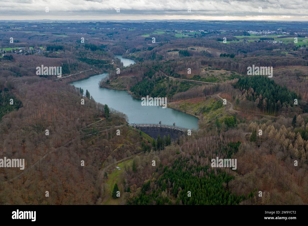 Solingen, Germany. 31st Dec, 2023. At the Sengbach dam in Solingen, the ...