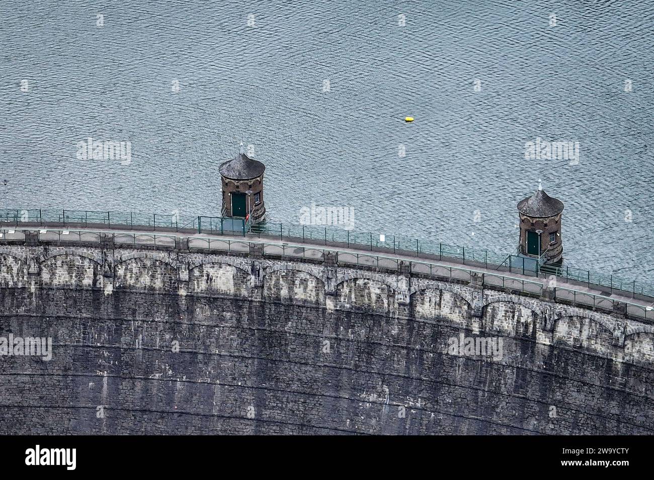 Solingen, Germany. 31st Dec, 2023. At the Sengbach dam in Solingen, the ...