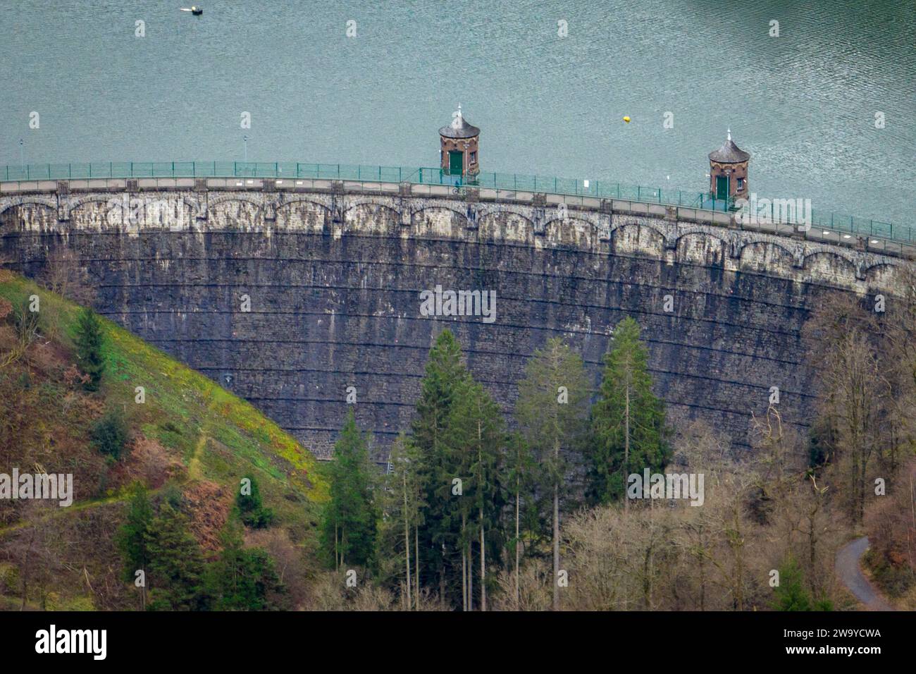 Solingen, Germany. 31st Dec, 2023. At the Sengbach dam in Solingen, the ...