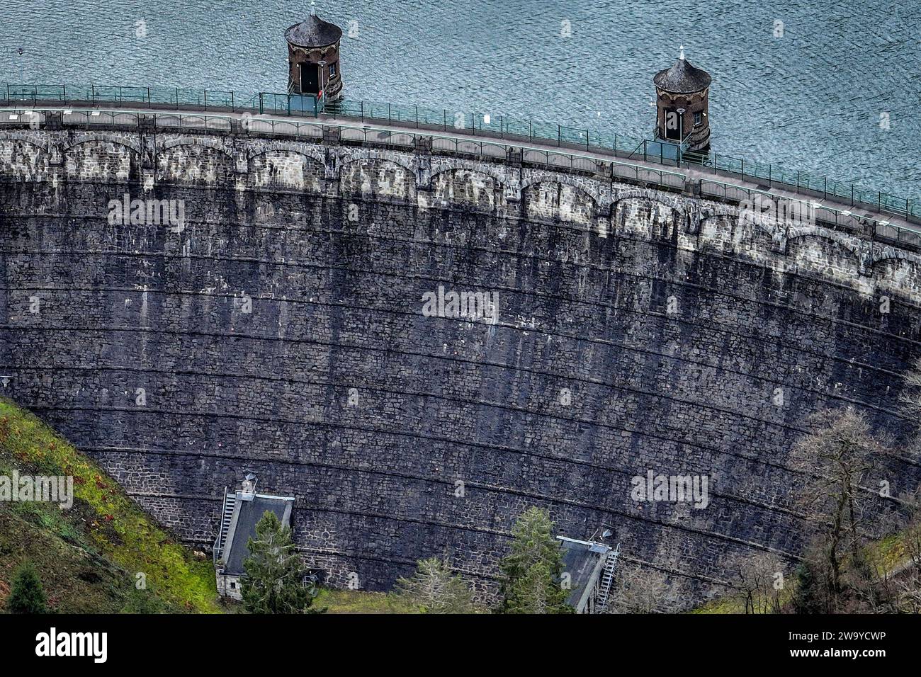 Solingen, Germany. 31st Dec, 2023. At the Sengbach dam in Solingen, the ...