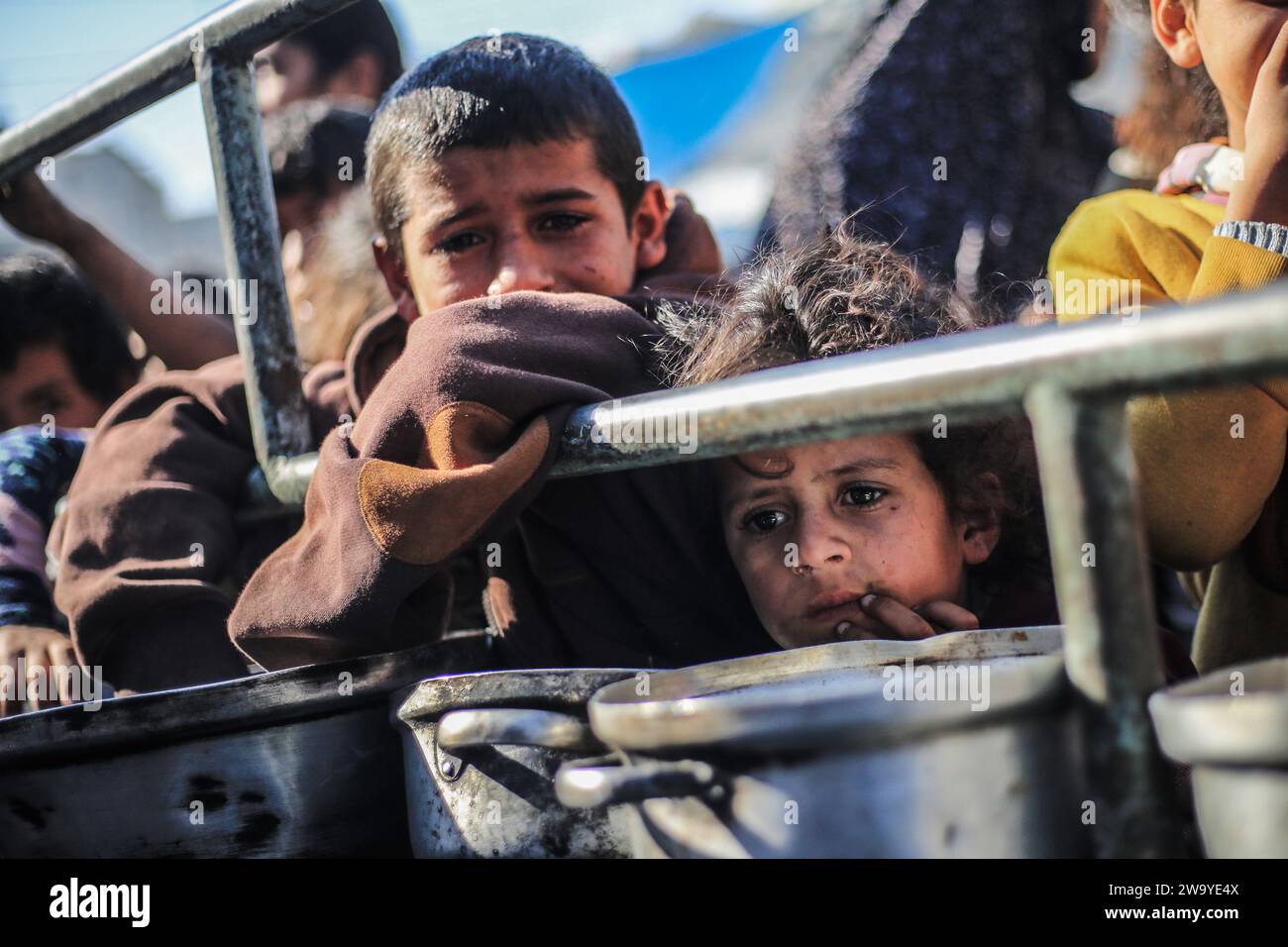 Rafah, Palestinian Territories. 31st Dec, 2023. Palestinian children ...
