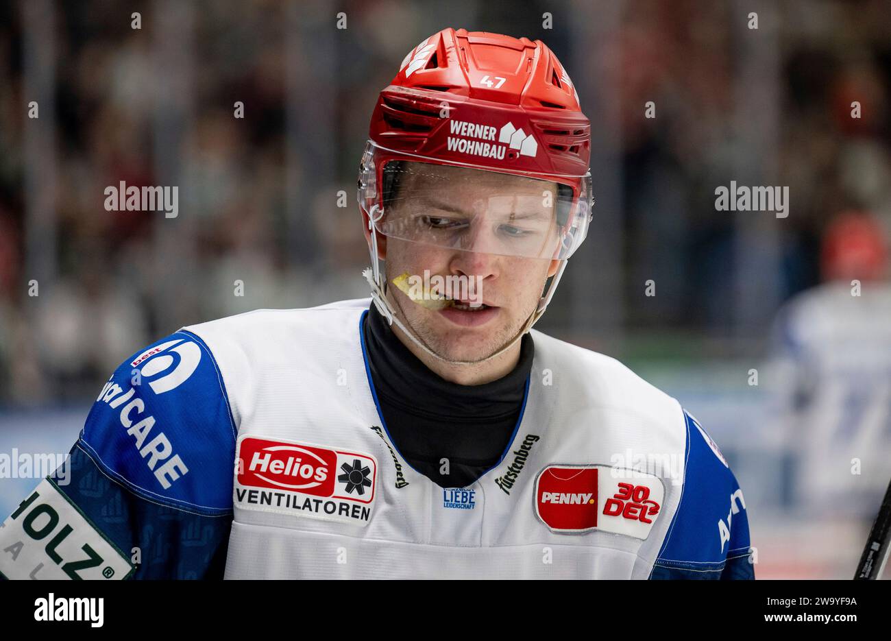 Alexander Karachun (Schwenninger Wild Wings, #47). Augsburger Panther gegen Schwenninger Wild ...