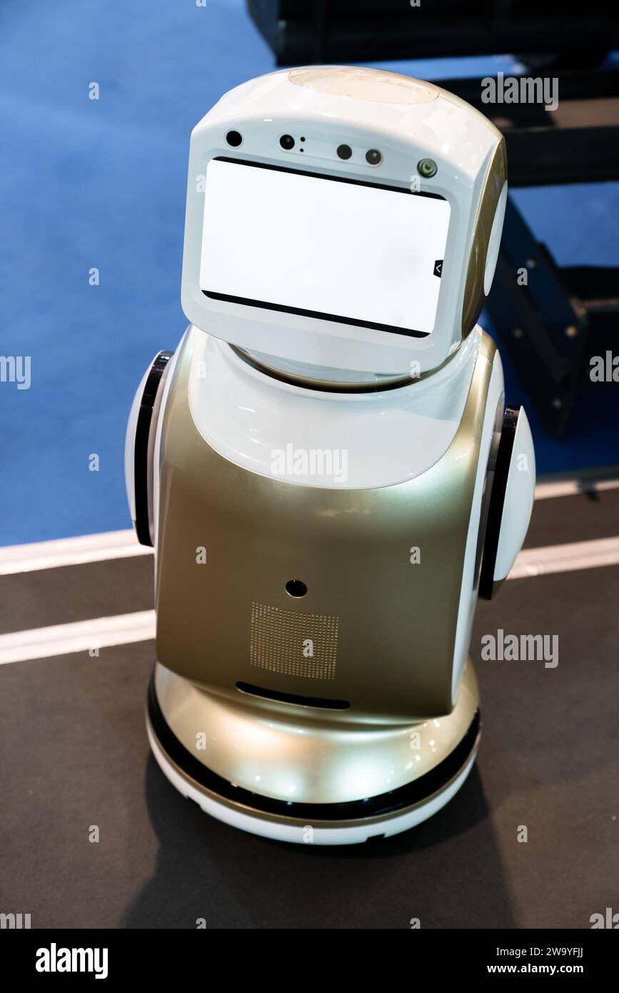 Robot consultant with blank screen Stock Photo - Alamy