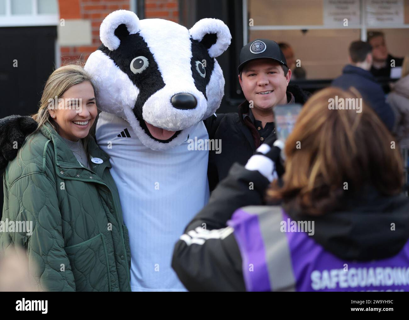 London, UK. 30th Dec, 2023. fans pose for a photos with the Fulham club ...