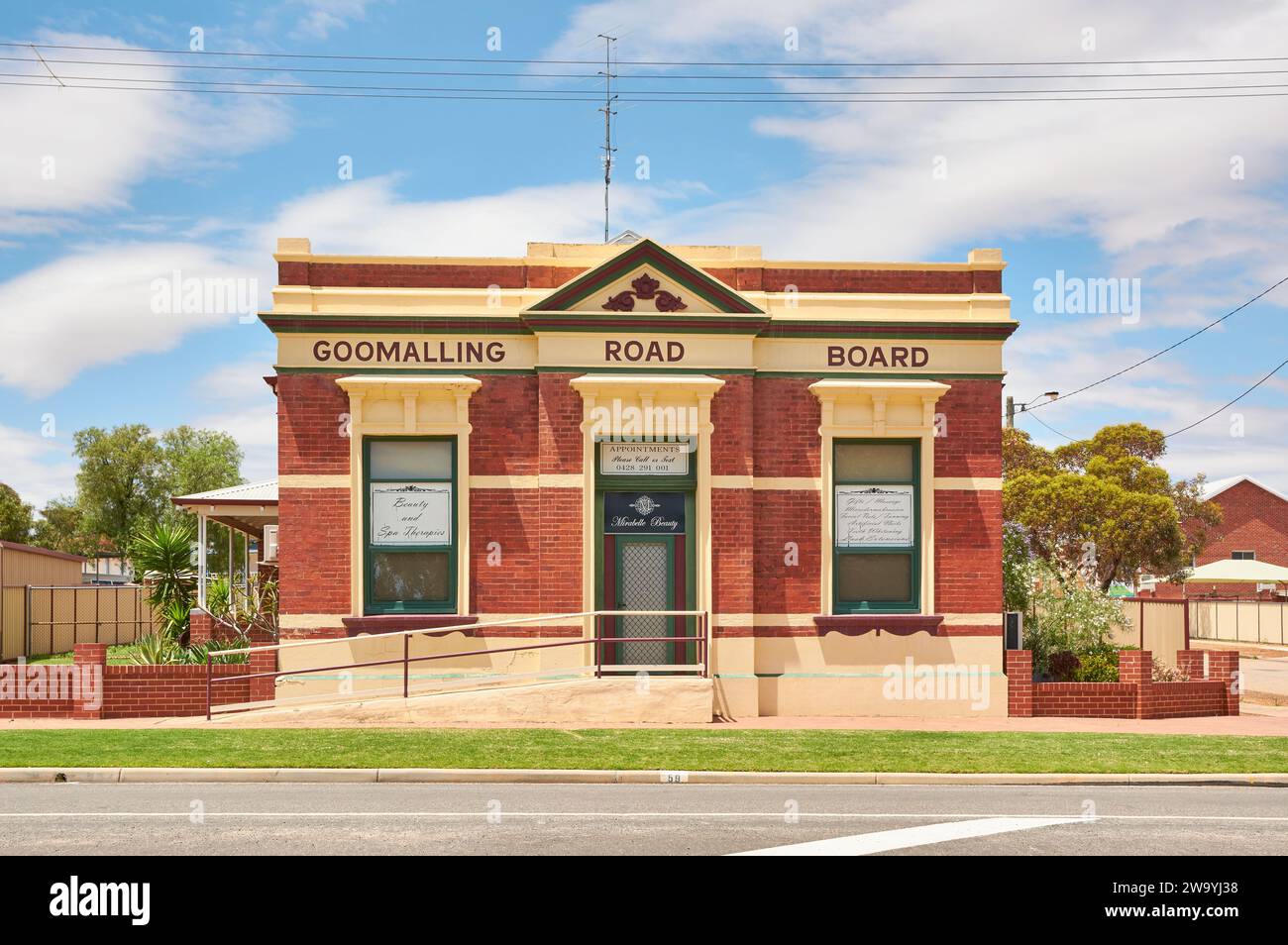 Goomalling road board hi-res stock photography and images - Alamy