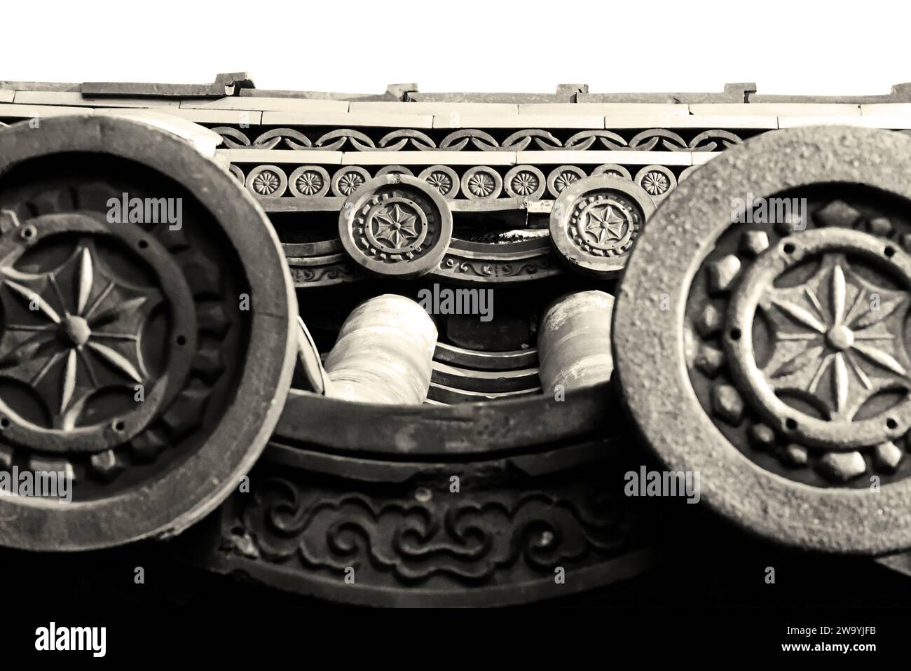 Traditional japanese roof tiles hi-res stock photography and images - Alamy