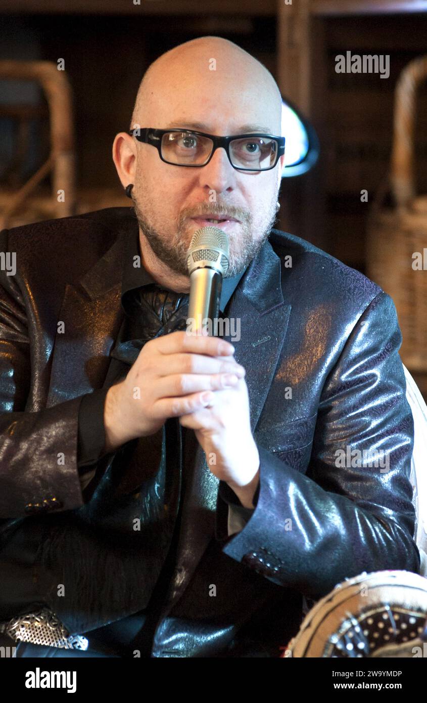 Mario biondi photo session hi-res stock photography and images - Alamy