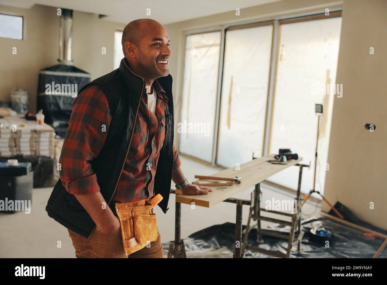 Man builder home interior hi-res stock photography and images - Alamy