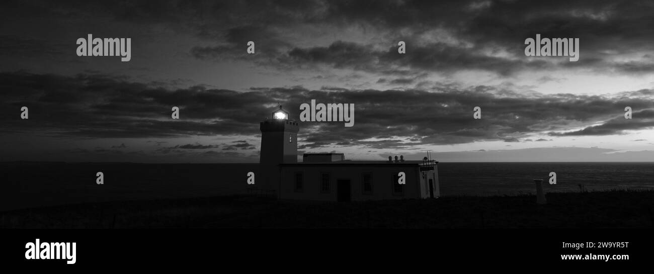 The Duncansby Head Lighthouse, Duncansby Head, Caithness, Scotland, UK ...