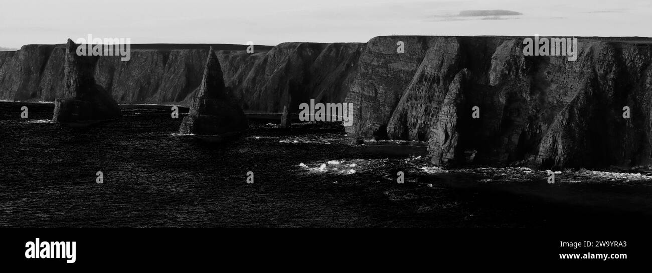 The Duncansby Sea Stacks at Duncansby Head, Caithness, North East coast ...