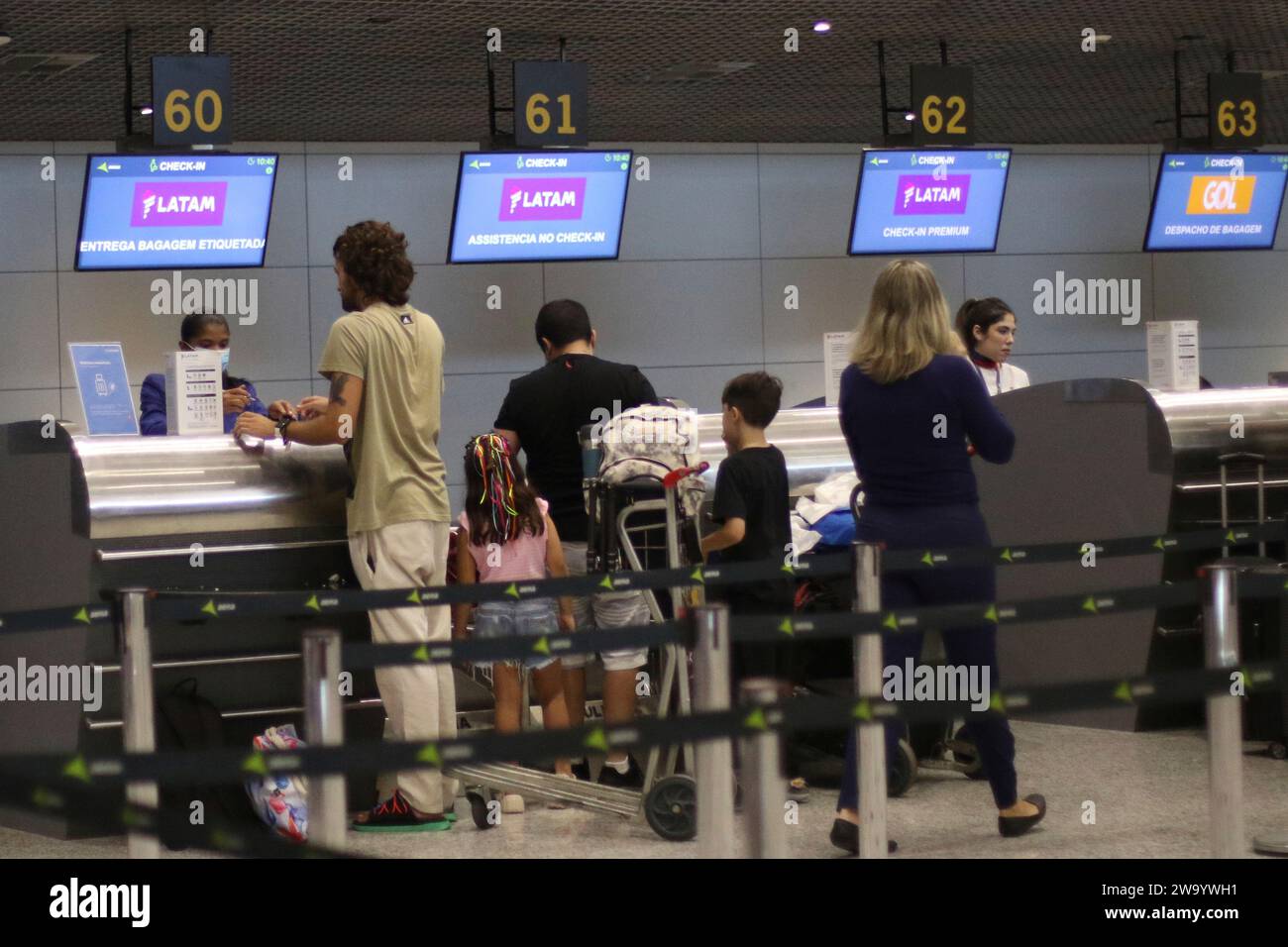 PE - RECIFE - 12/31/2023 - RECIFE, AIRPORT HANDLING - Passengers, Handling, Gilberto Freyre ...