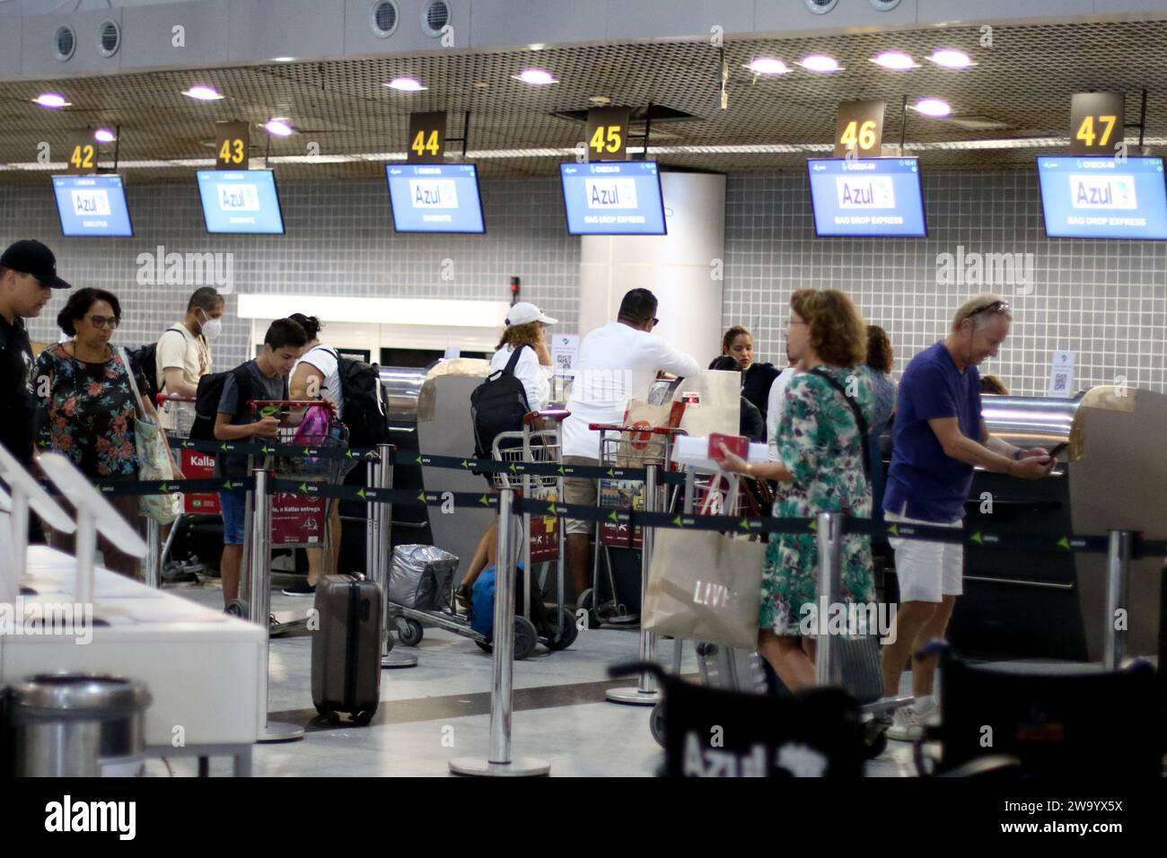 PE - RECIFE - 12/31/2023 - RECIFE, AIRPORT HANDLING - Passengers ...